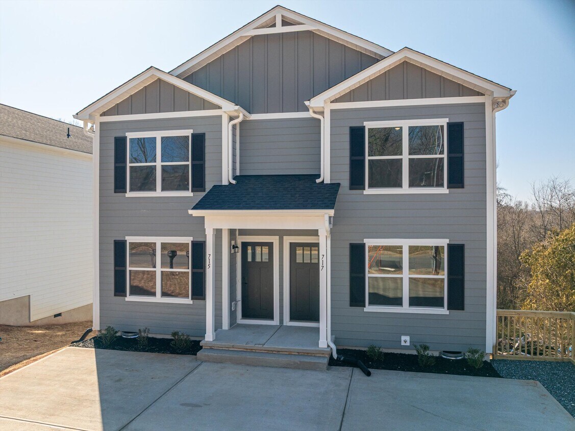 652 2nd St SE, Hickory, NC 28602 - Townhome Rentals in Hickory NC | Apartments.com