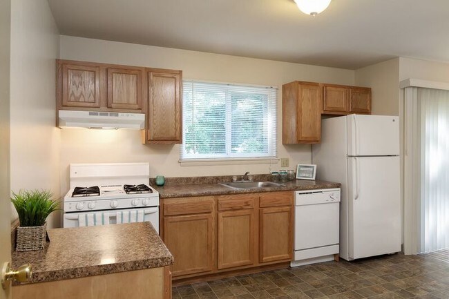 Windsor Crossing Apartments - Bloomfield, CT | Apartments.com