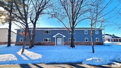 Fallingbrook Townhomes Basement Apartments for Rent - Springfield, IL ...