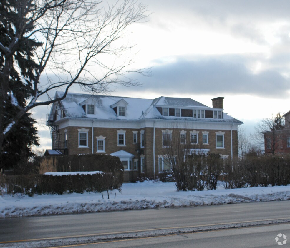 1050 Lake Ave, Rochester, NY 14613 - 1050 Lake Ave Rochester, NY 14613 ...