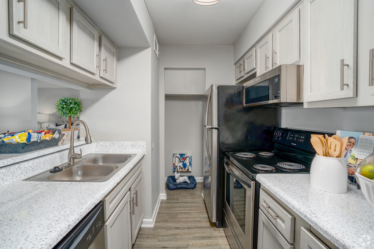 University Green - 1620 Bay Area Blvd Houston, TX 77058 | Apartments.com
