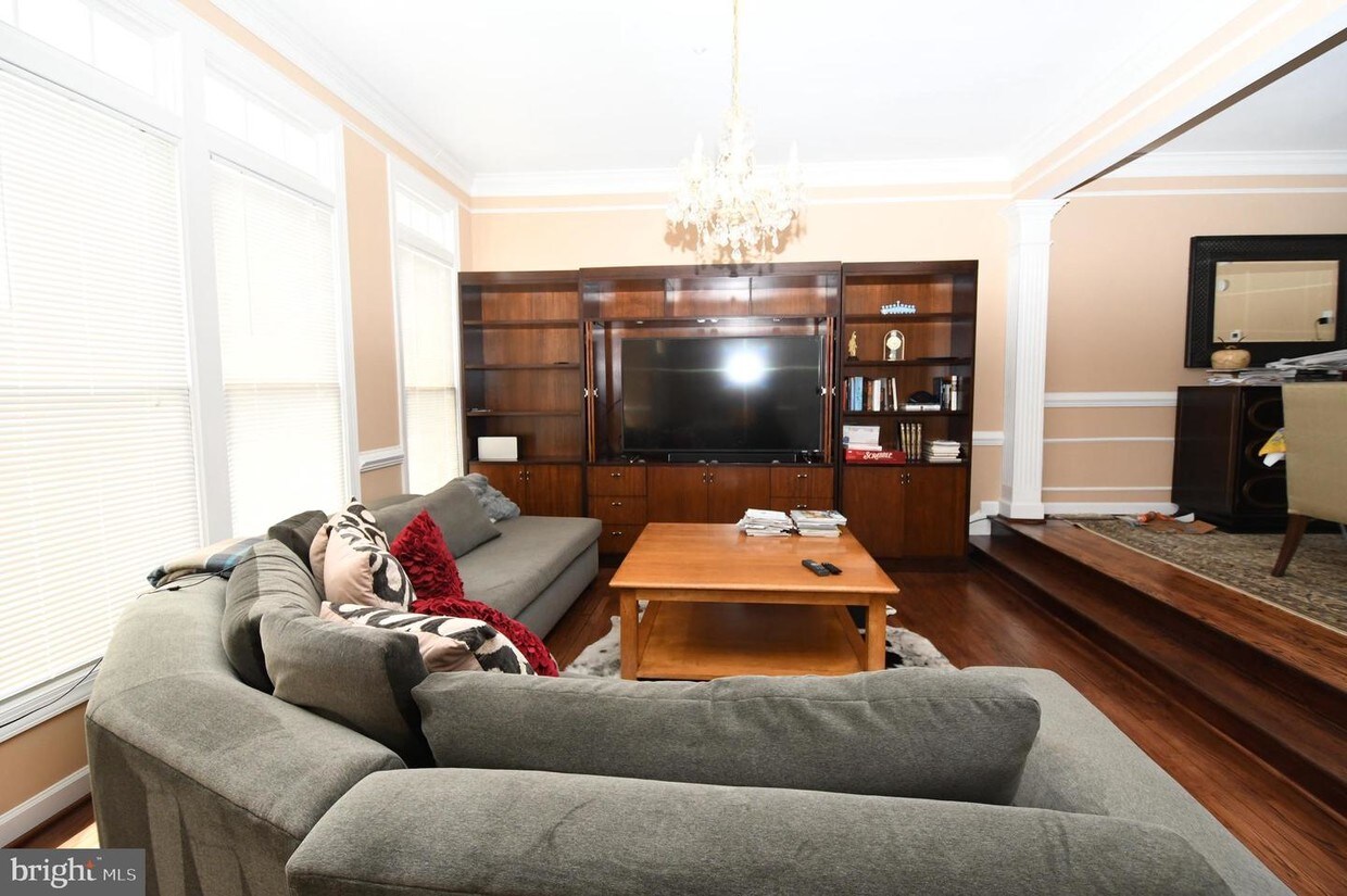 10505 Sunny Brooke Ln, Potomac, MD 20854 - Townhome Rentals in Potomac ...
