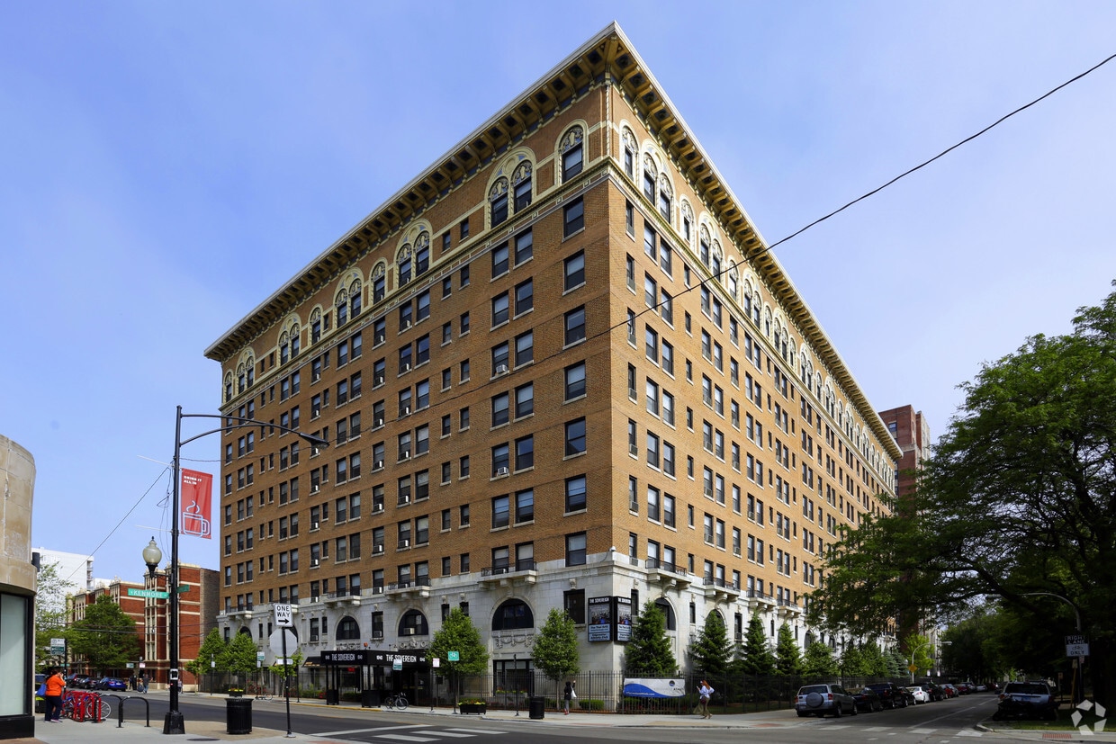 The Sovereign - 1040 W Granville Ave Chicago, IL 60660 | Apartments.com