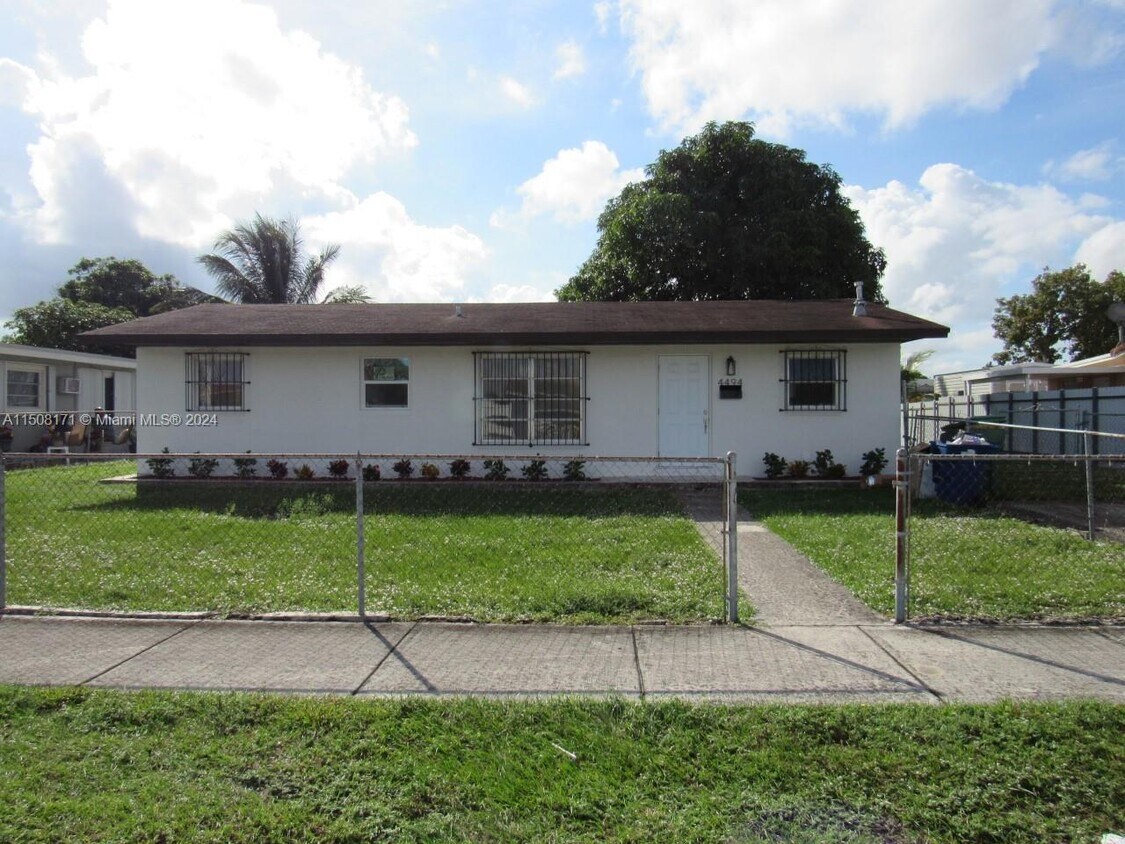 4494 NW 203Rd St, Miami Gardens, FL 33055 - House Rental in Miami ...