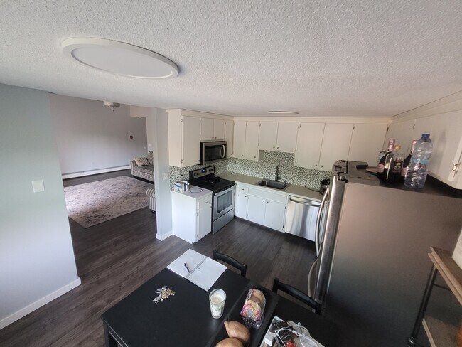 456 Mammoth Rd Unit 8, Dracut, MA 01826 - Condo for Rent in Dracut, MA ...