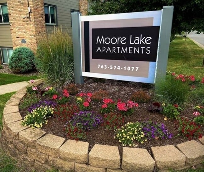 Moore Lake Apartments Apartments - 5701 Central Ave NE Fridley, MN ...