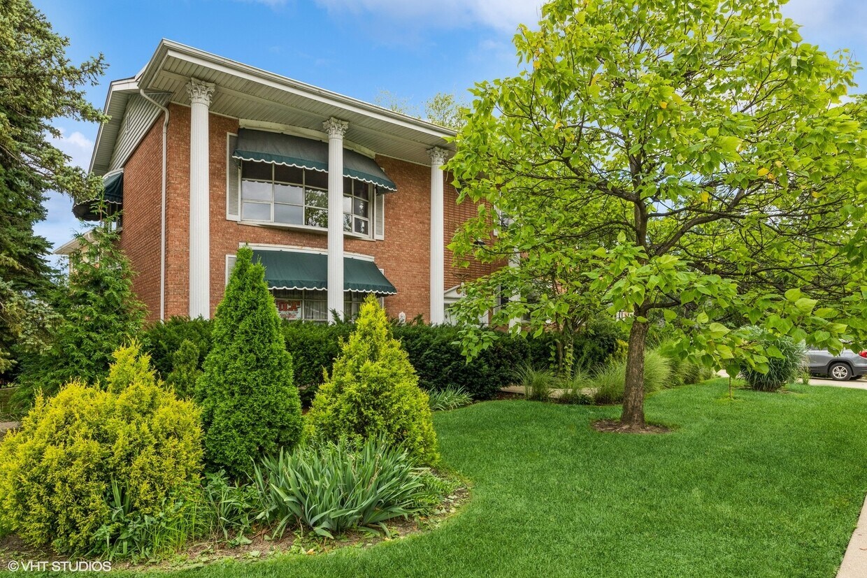 2 E Harding Ave, La Grange Park, IL 60526 - House Rental in La Grange ...