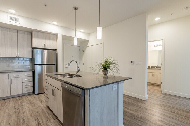 The Falls at Crismon Commons - Apartments in Mesa, AZ | Apartments.com