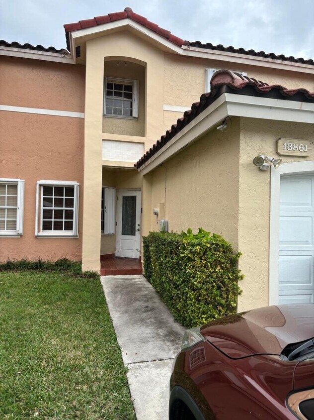 13861 SW 102nd Terrace, Miami, FL 33186 - Townhome Rentals in Miami FL ...