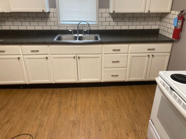 2320 McKinley St Unit Lower, Clinton, IA 52732 - 2320 McKinley St ...