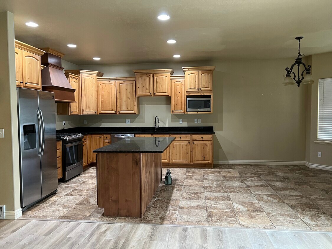 1249 E College St, Millcreek, UT 84117 - Townhome Rentals in Millcreek UT | Apartments.com