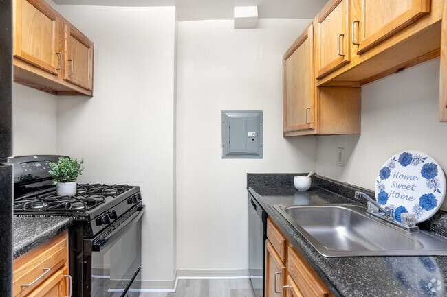 Gated Apartments for Rent in Glassmanor MD