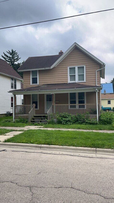 1321 Ravine St, Janesville, WI 53548 - House Rental in Janesville, WI ...