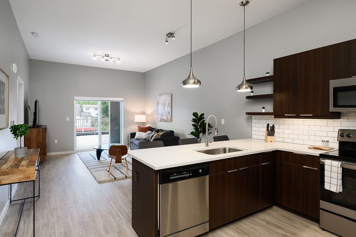 Brookside 51 - 5100 Oak St Kansas City, MO 64112 | Apartments.com