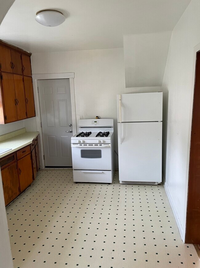 433 Vine St Unit 3, Eau Claire, WI 54703 - Apartments in Eau Claire, WI ...