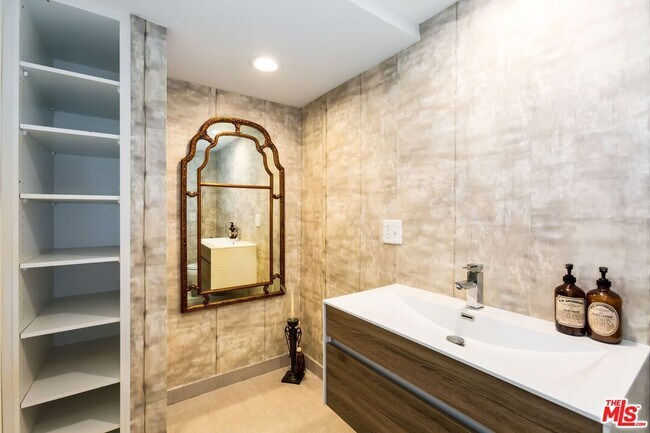 14550 Round Valley Dr, Los Angeles, CA 91403 - House Rental in Los ...