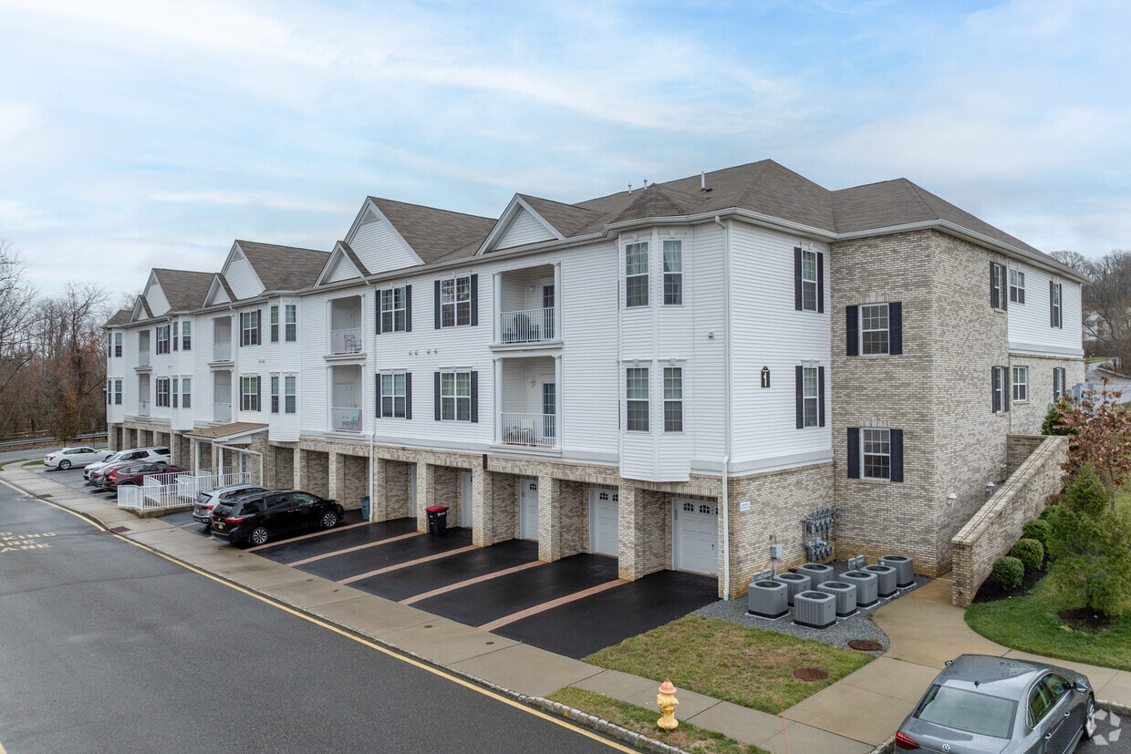 Chelsea Square Townhomes for Rent - Morganville, NJ | Apartments.com