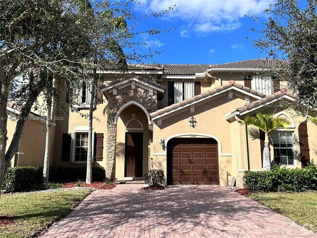 Catalina Isle Apartments for Rent with a Yard - Miami, FL - 1 Rentals | Apartments.com