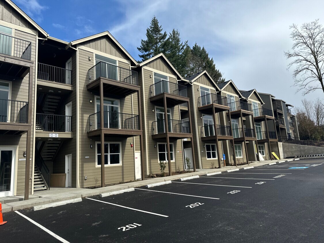Cedar Square - Apartments in Portland, OR | Apartments.com