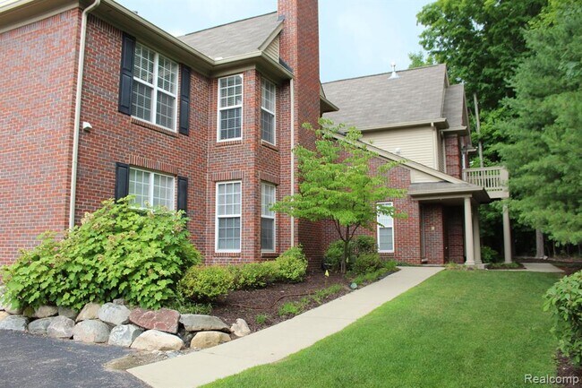 28456 Carlton Way Dr, Novi, MI 48377 - Condo for Rent in Novi, MI ...