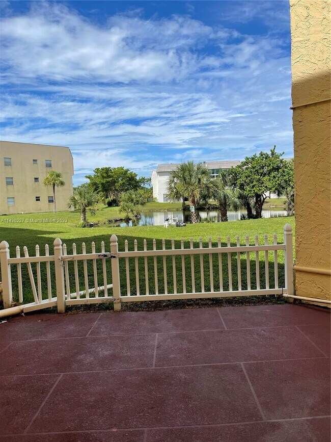 8285 Sunrise Lakes Blvd Unit 310, Sunrise, FL 33322 - Condo for Rent in ...