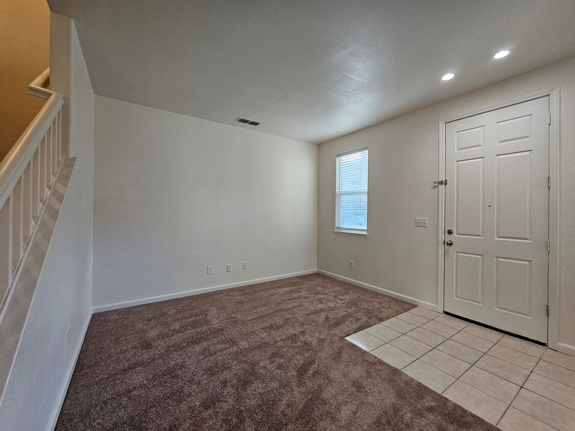 8 Halsey Pl, Sacramento, CA 95835 - House Rental in Sacramento, CA ...