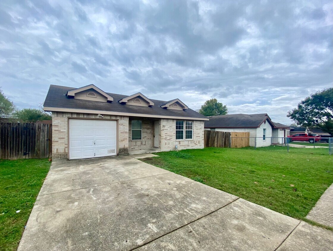 8846 Old Sky Harbor Dr, San Antonio, TX 78242 - House Rental in San ...
