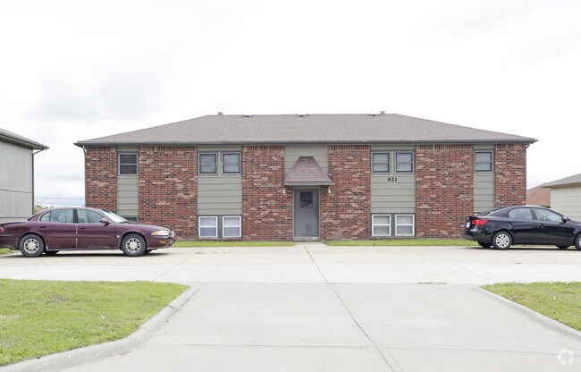 Ashton Place Apartments - Junction City, KS | Apartments.com