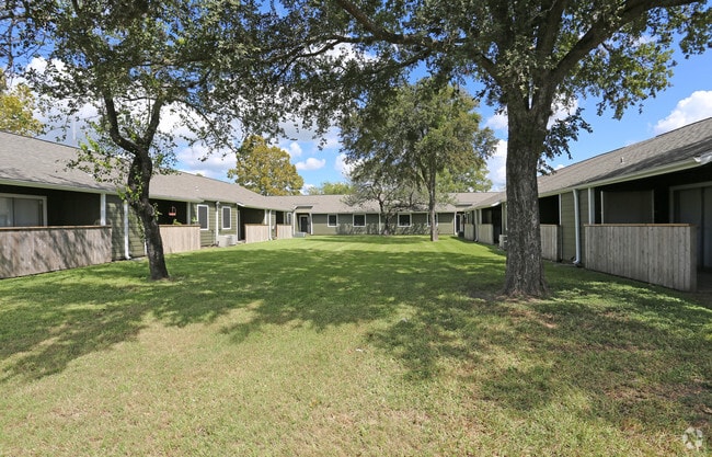 Mosswood Apartment Homes Apartments - Victoria, TX | Apartments.com