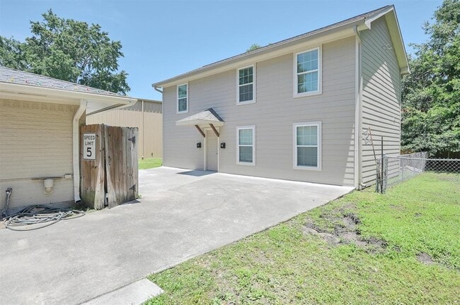 12424 Mile Dr, Houston, TX 77065 - House Rental in Houston, TX ...