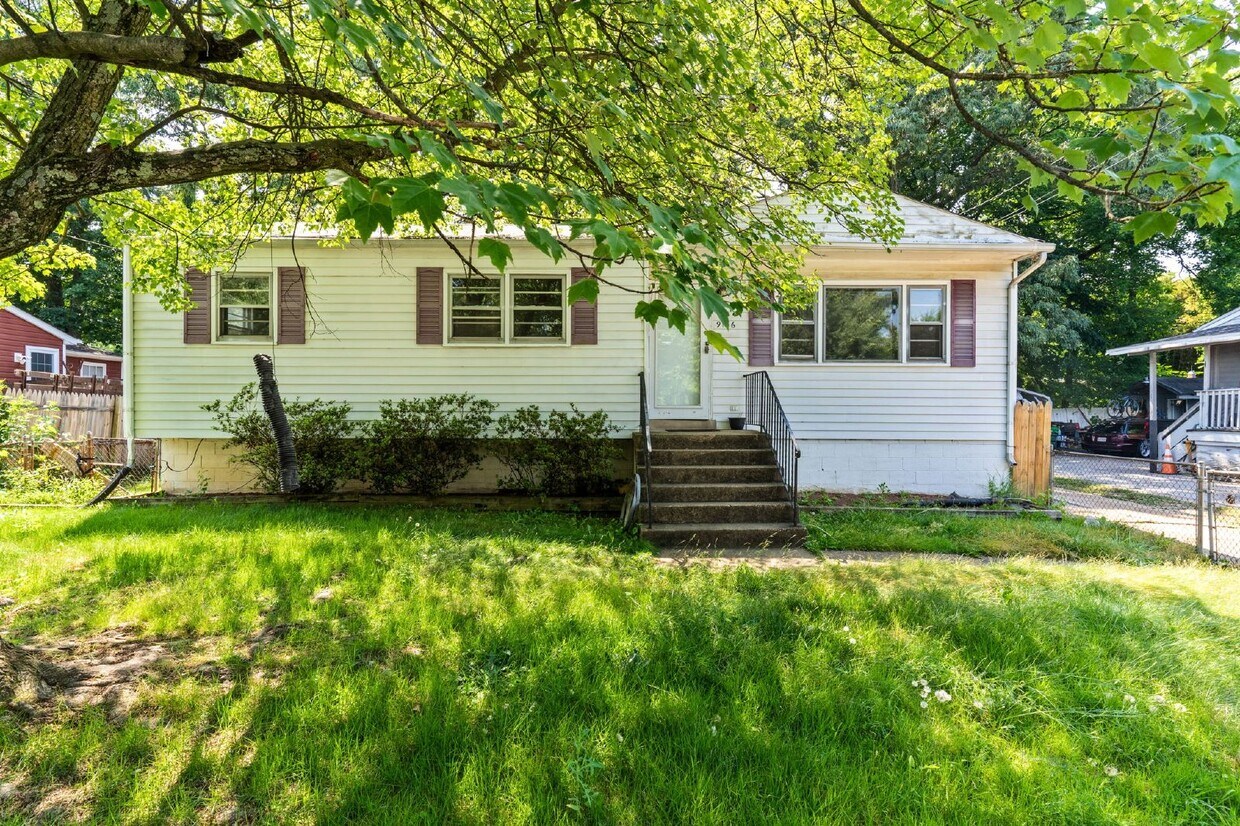 9116 Kinzer St, Lanham, MD 20706 - Room for Rent in Lanham, MD ...