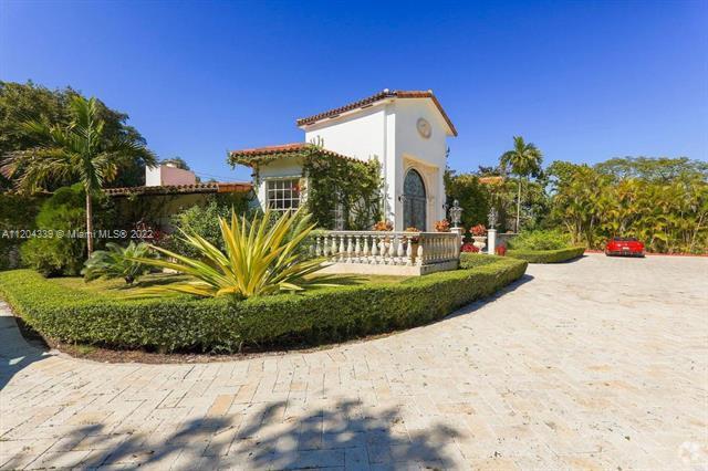 Town and Ranch Estates Apartments for Rent with High Ceilings - Miami ...