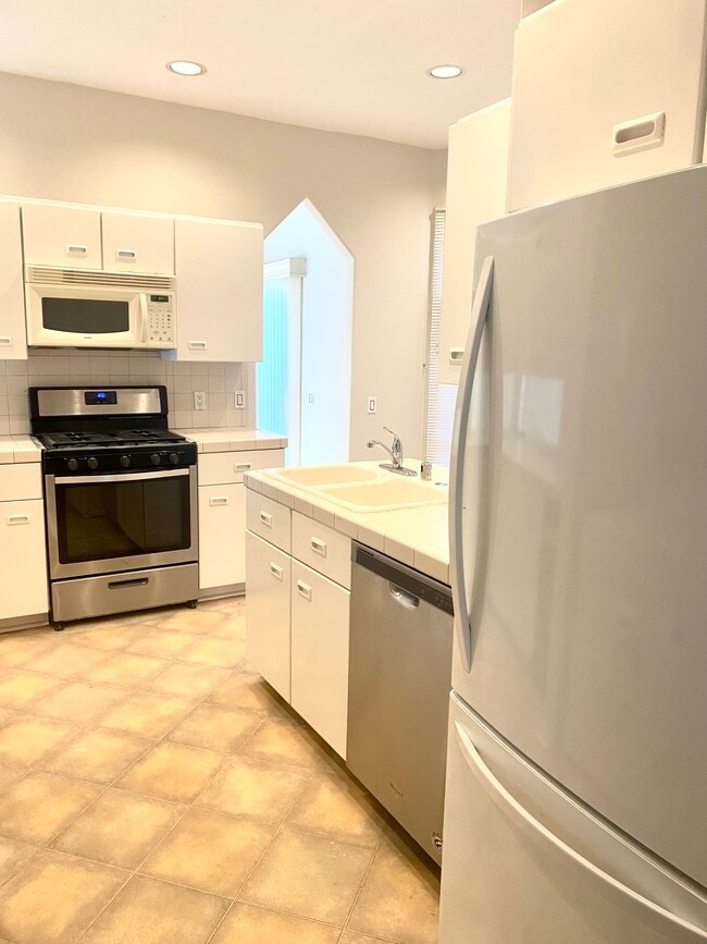 7629 Draper Ave Unit 7629 Draper, La Jolla, CA 92037 - Condo for Rent ...