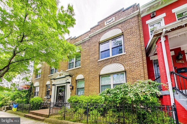 430 Irving St NW Unit 204, Washington, DC 20010 - Room for Rent in ...