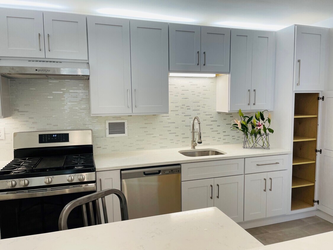 5500 Friendship Blvd Unit 1714N, Chevy Chase, MD 20815 - Condo for Rent ...