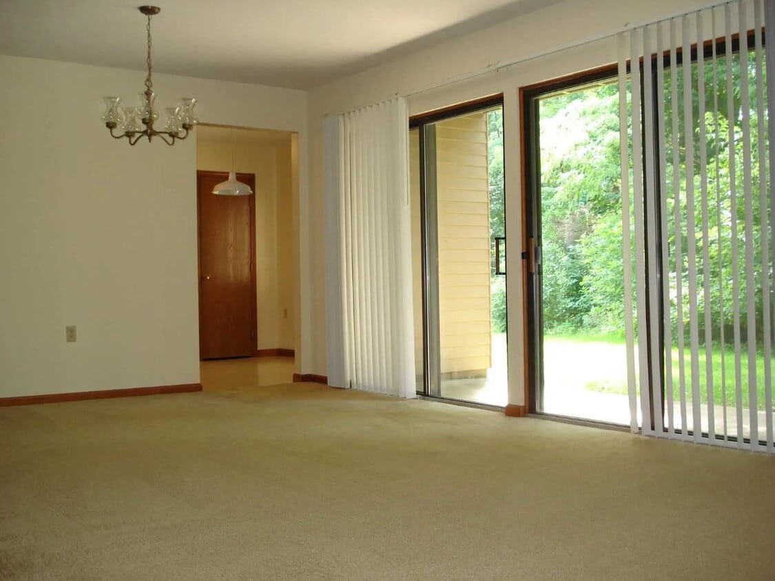 Crystal Tree Apartments - 5490 Duguid Rd Fayetteville, NY 13066 ...