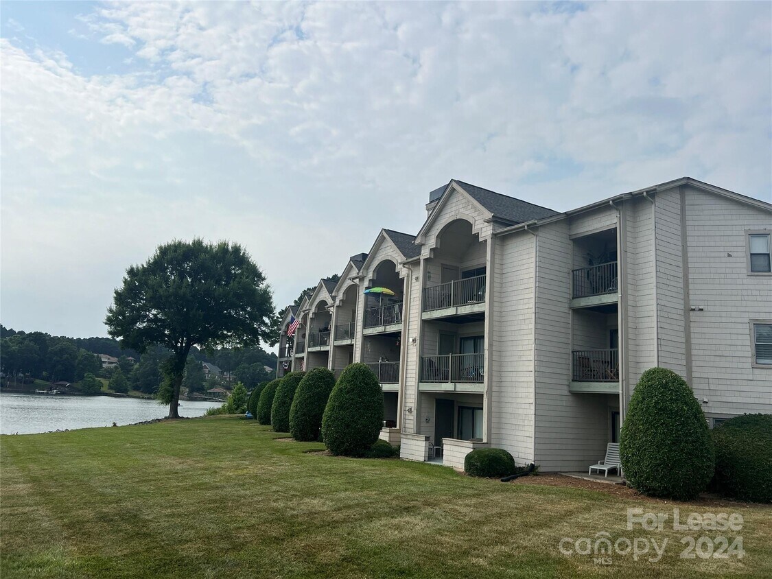 18709 Nautical Dr Unit 203, Cornelius, NC 28031 - Condo for Rent in ...