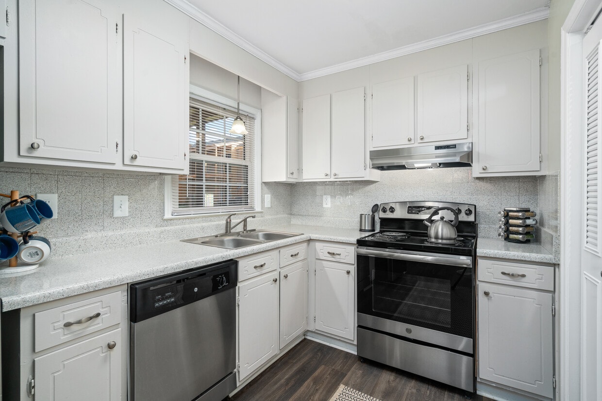 Maple Run - 2003 Canterwood Dr Charlotte, NC 28213 | Apartments.com