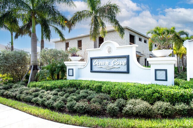 Vista Pines Gated Apartments for Rent - Stuart, FL - 10 Rentals ...