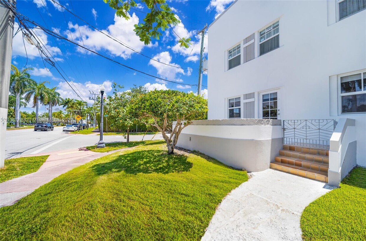 2463 Pine Tree Dr Unit 1, Miami, FL 33140 - Condo for Rent in Miami, FL ...