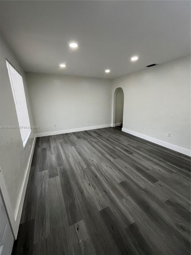 1999 NW 2nd St Unit 3, Miami, FL 33125 - Room for Rent in Miami, FL ...