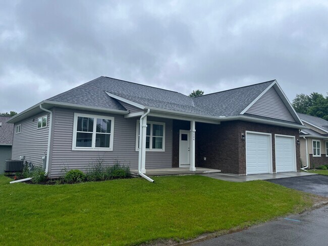 Best Luxury Stone Gate Condominiums Apartments for Rent - Schofield, WI ...