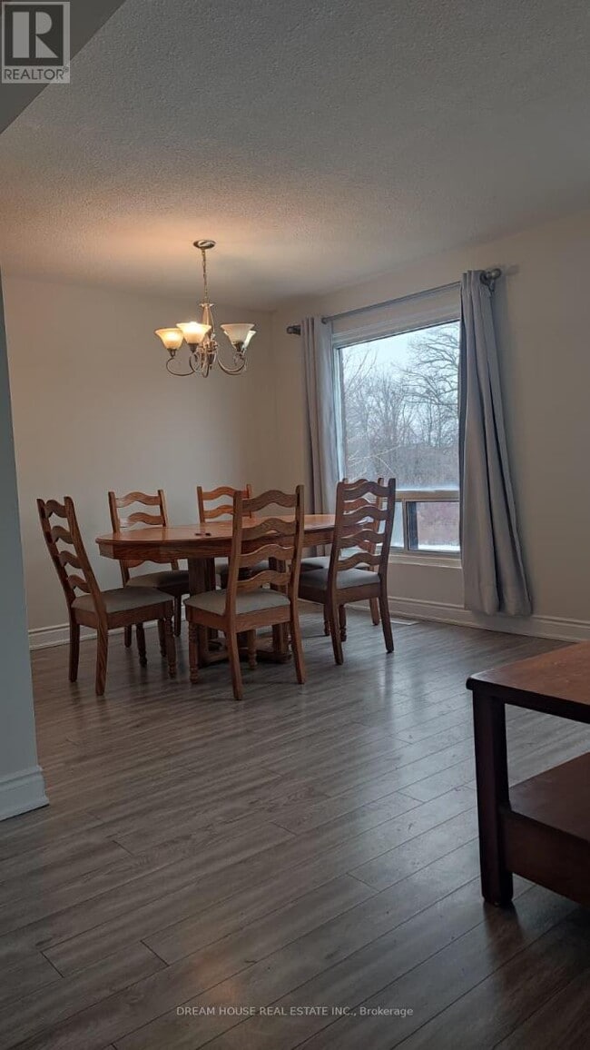 96 Carleton Pl, Brampton, ON L6T 3Z4 - Maison de Ville à Louer à ...