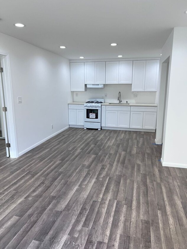2458 Chestnut Ave Unit 2458 Chestnut Ave, Long Beach, CA 90806 - Room ...