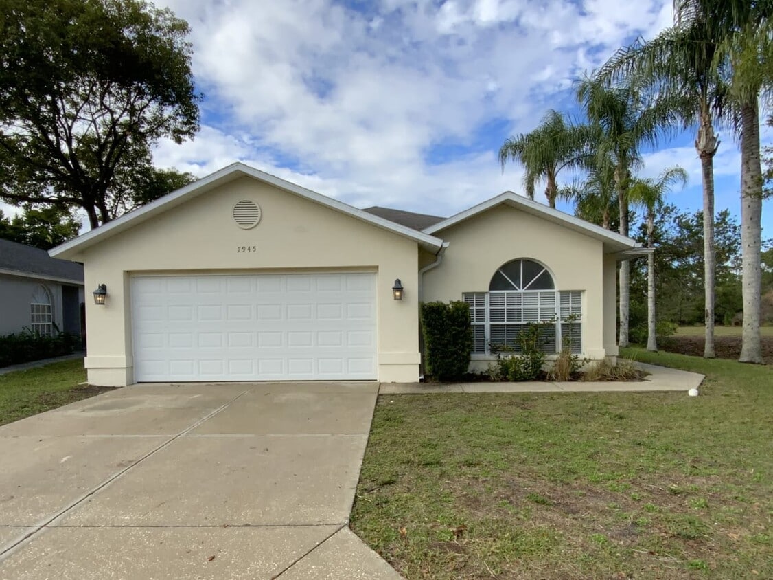 7945 Hathaway Dr - House Rental in New Port Richey, FL | Apartments.com