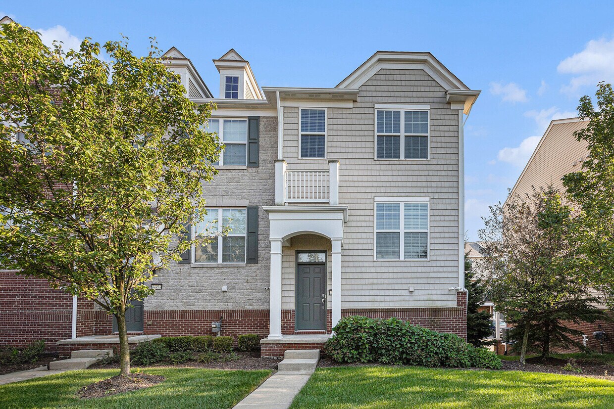 44496 Gwinnett Loop, Novi, MI 48377 - Condo for Rent in Novi, MI ...