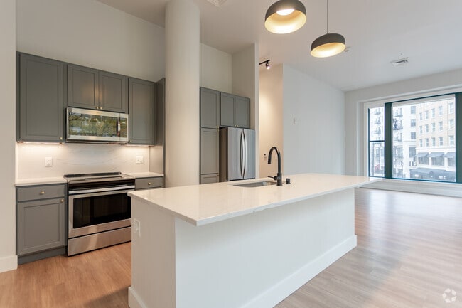 Plankinton Clover Apartments - Milwaukee, WI | Apartments.com