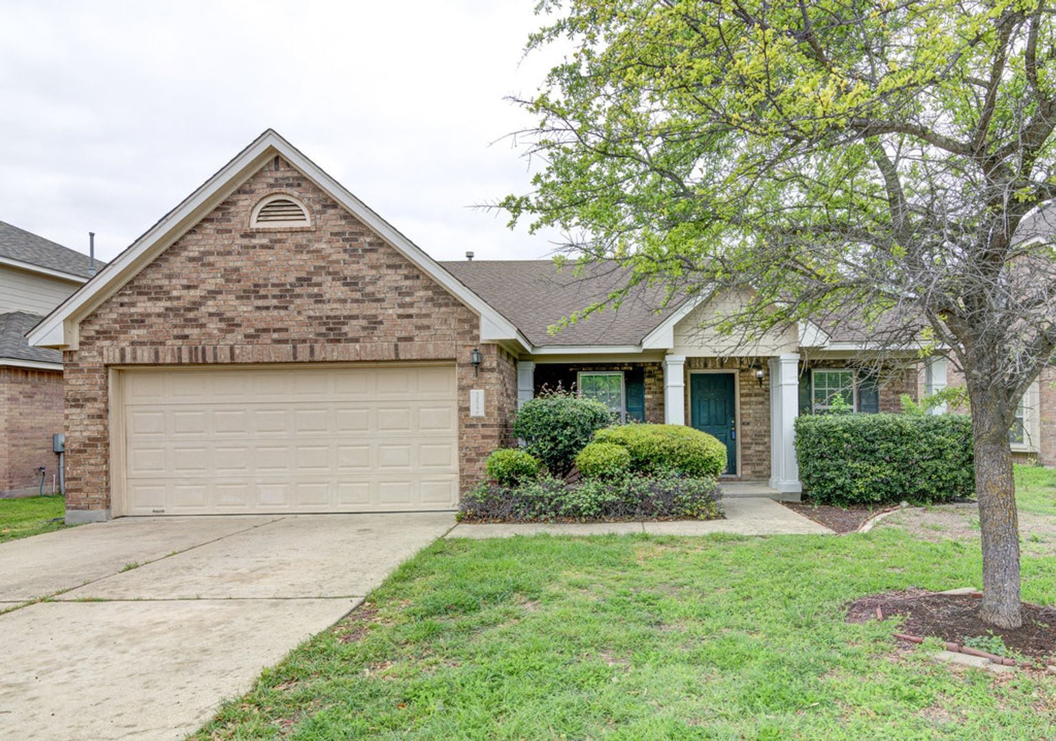 33 Roundville Ln Round Rock Tx 78664null