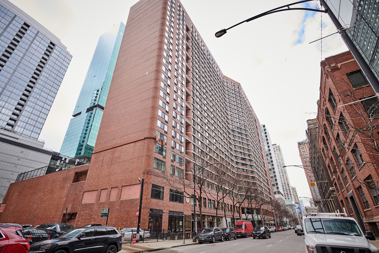 211 E Ohio St Unit 2717, Chicago, IL 60611 - Condo for Rent in Chicago ...