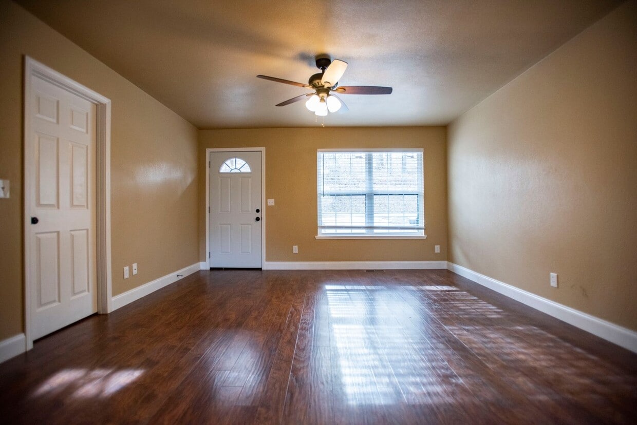 324-328 N Double Springs Rd Unit 328, Farmington, AR 72730 - Room for Rent in Farmington, AR ...